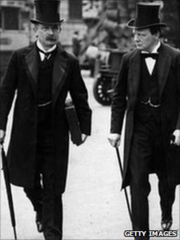 March commemorates centenary of Tonypandy riots - BBC News