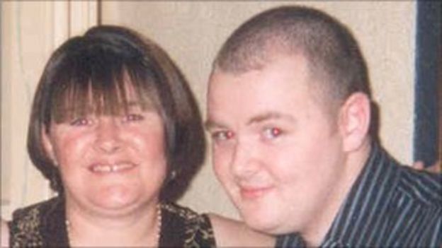 Anthony Cavanagh murder: New plea to find sailor's killer - BBC News