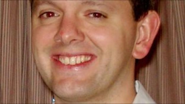 Police siege command 'confused' as Mark Saunders shot - BBC News