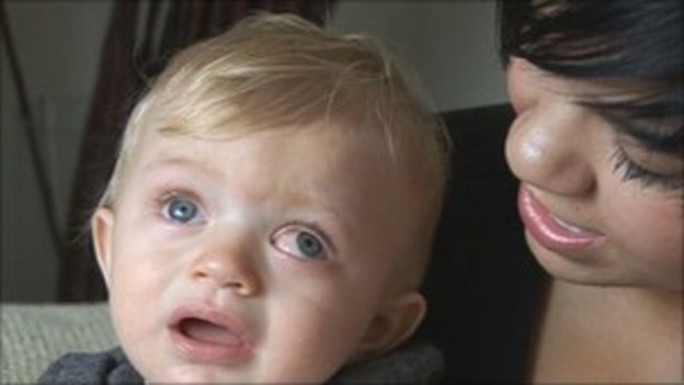 Scunthorpe blind baby's parents seek damages from NHS - BBC News