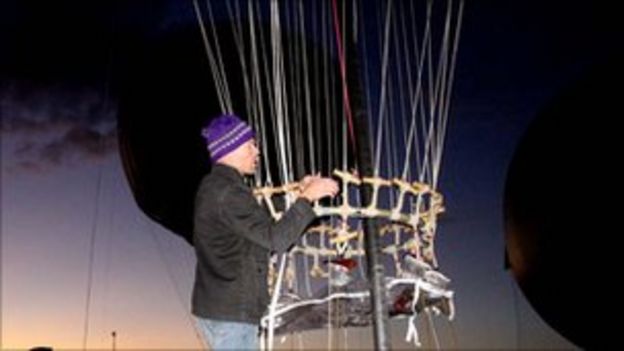 Bodies of missing US balloonists found off Italy - BBC News