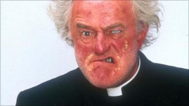 Father Jack actor Frank Kelly joins Emmerdale - BBC News