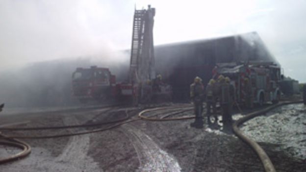 Barn blaze in Sutton Upon Tern tackled by fire crews - BBC News