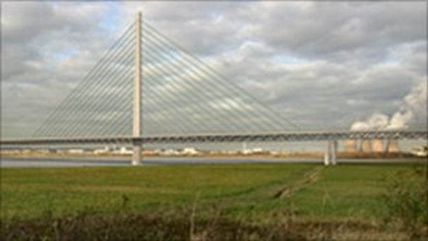 Planners approve Mersey Gateway bridge project - BBC News