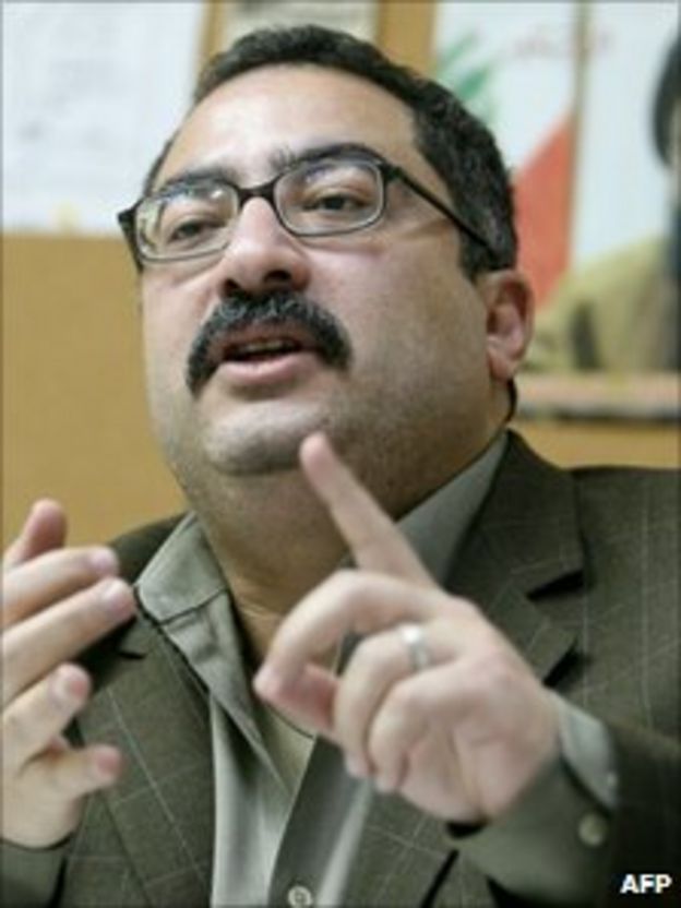 Dissident al-Dustour editor sacked ahead of Egypt poll - BBC News