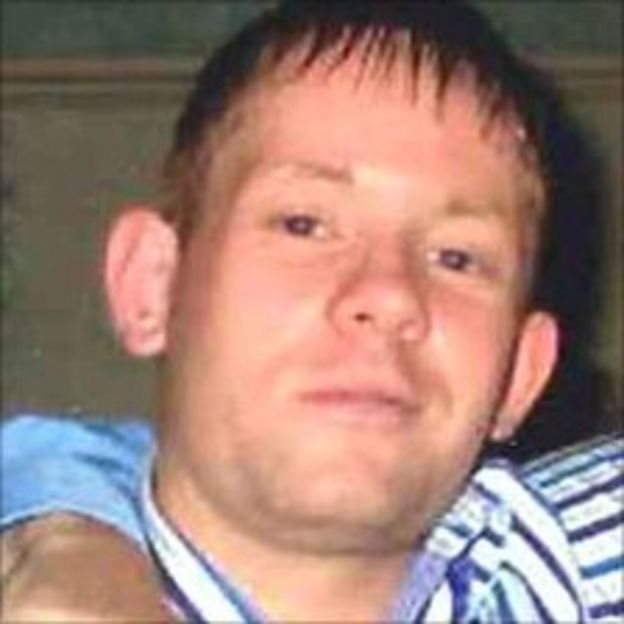 Murderer David Fielding sentenced to life - BBC News