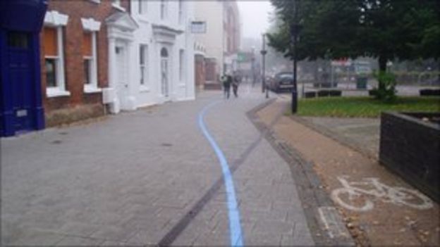 Blue-sky thinker comes up with sky-blue line - BBC News