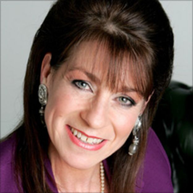 Viv Hope to make Emmerdale exit - BBC News