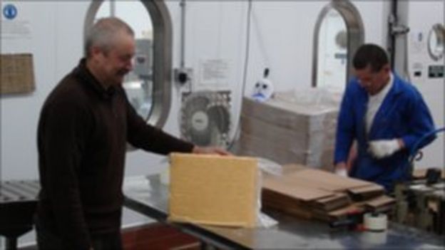 Spending cuts threaten Orkney jobs - BBC News