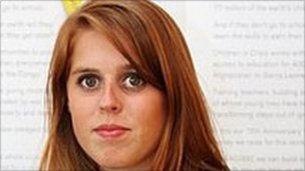 Princess Beatrice unhurt in car crash in London - BBC News