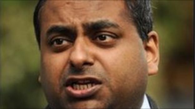 Labour candidate sorry for 'worst PM ever' remark - BBC News