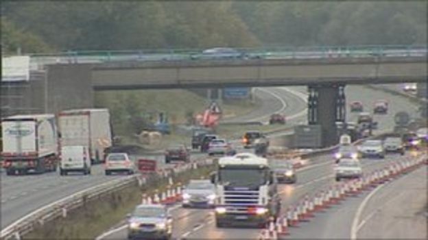 Bridge repair work on M56 extended to three weekends - BBC News