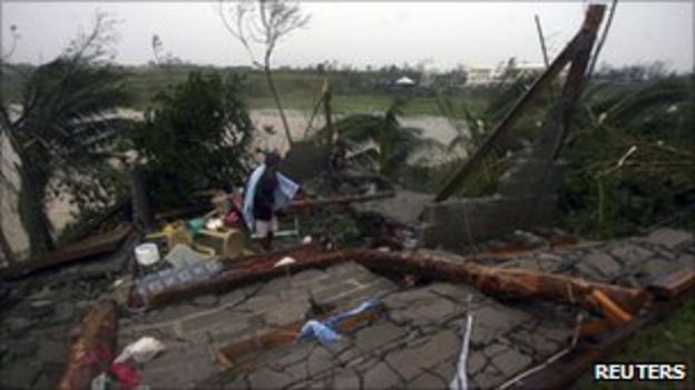 Super Typhoon Megi hits northern Philippines - BBC News