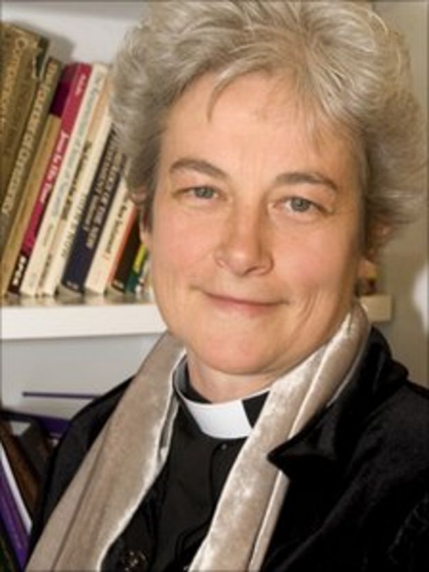 The first female dean at St Edmundsbury Cathedral - BBC News