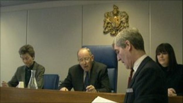 Top judge Lord Justice Goldring wants to save 34 courts - BBC News