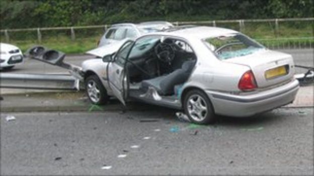 Couple seriously hurt in Blackpool crash - BBC News