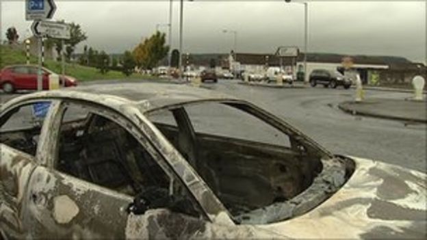 Rioting in loyalist Rathcoole 'serious', say police - BBC News
