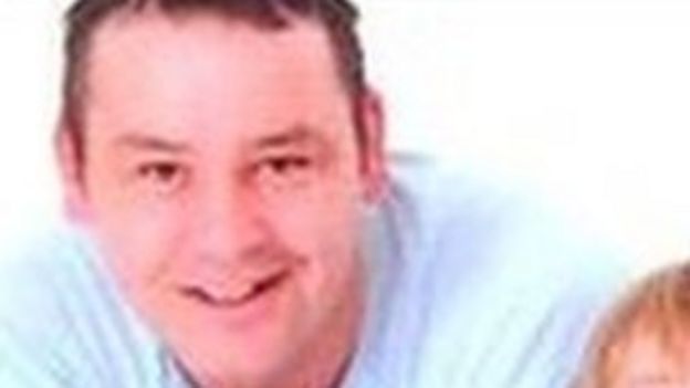 Two men held over Shotts fatal shooting released - BBC News