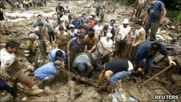 Costa Rica landslide kills at least 20 as storm hits - BBC News