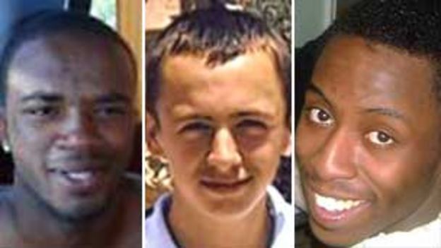 Teenage driver jailed for triple death crash - BBC News