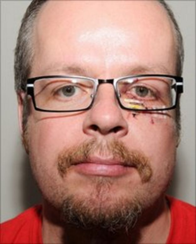 Gang attacks teacher 'for sport' in Dartford - BBC News