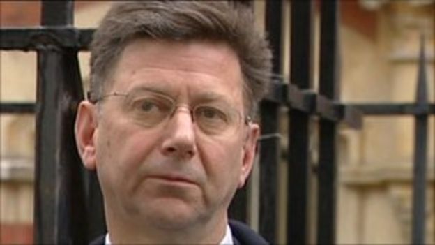 7/7 Tube passenger pays tribute to his 'saviour' - BBC News