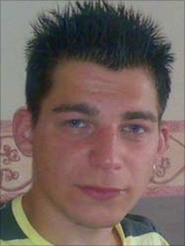 Father 'losing hope' of finding Ashley Dighton's killer - BBC News