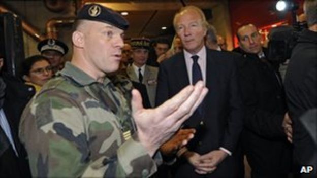 Suspects held in French raids 'plotted terror attack' - BBC News