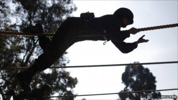 Mexico's war on drug cartels takes toll on army - BBC News