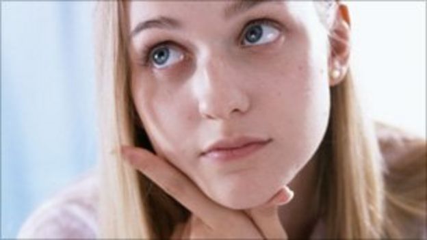 People spend 'half their waking hours daydreaming' - BBC News