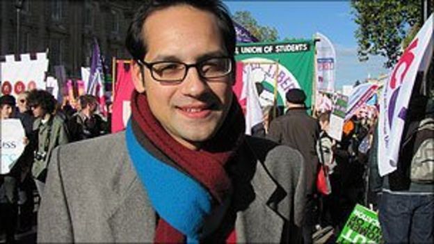 Students plan non-violent protest tactics - BBC News