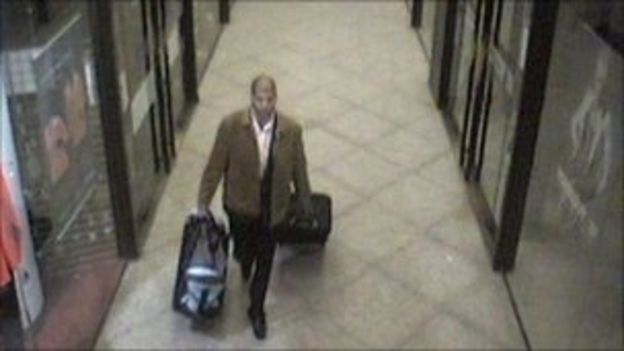 Gang jailed for £100k robberies in London - BBC News