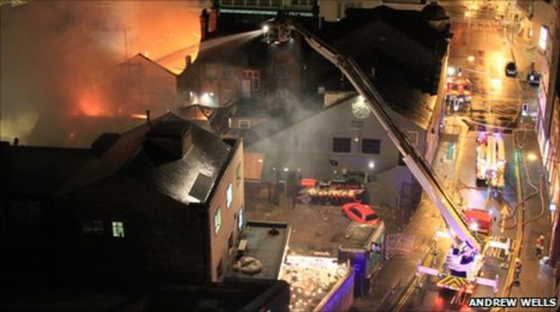 Trams disrupted after Nottingham city centre fire - BBC News