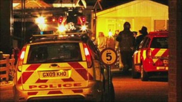 Man dies in fire at mobile home in Yapton - BBC News