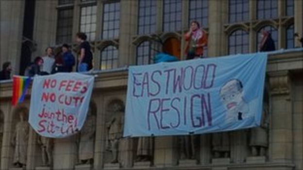 Birmingham University students stage fee protest sit-in - BBC News