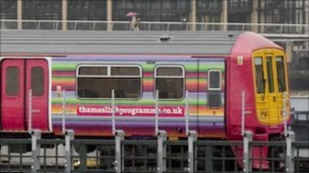 Two-year Thameslink delay will 'prolong disruptions' - BBC News