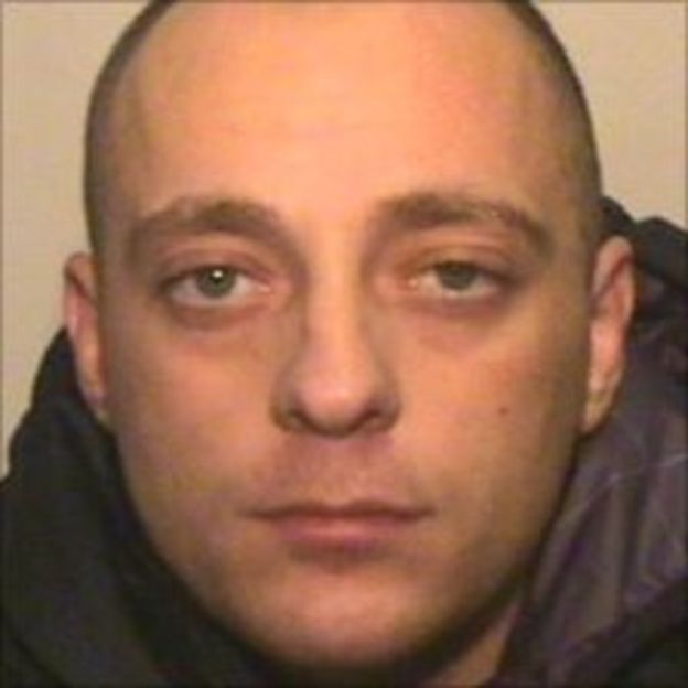 Inquiry as theft suspect escapes Ashton police station - BBC News