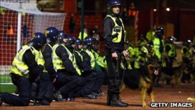 Arrests for football-related violence fall 10% - BBC News