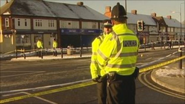 Man injured in stabbing at Derby party - BBC News