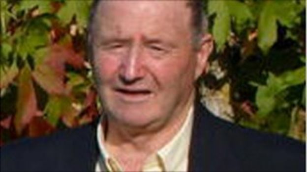 Concern grows for missing Larbert man, 75 - BBC News