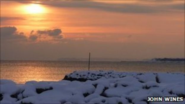 Ice warning in Dorset with melted snow set to freeze - BBC News