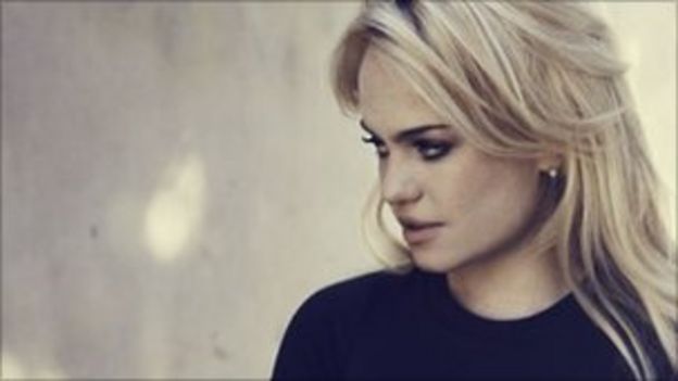 Endlessly by Duffy misses top five in album chart - BBC News