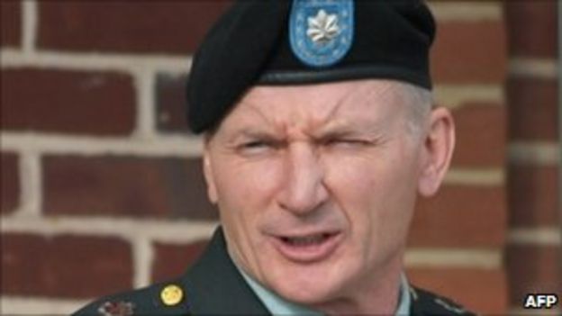 'Birther' army doctor Lakin convicted for not deploying - BBC News