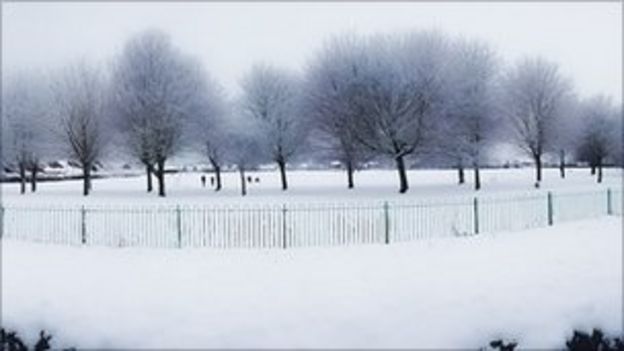 Icy conditions cause disruption on Merseyside - BBC News