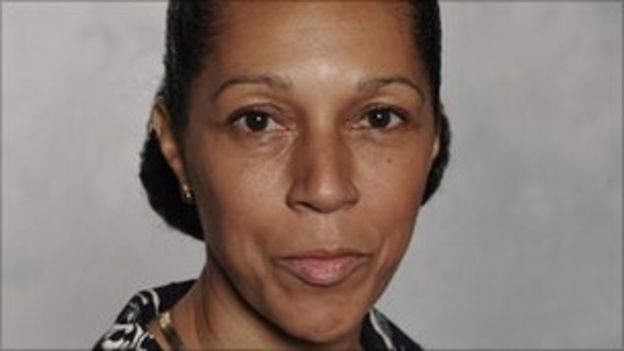 Julia Pemberton domestic abuse charity gets government backing - BBC News