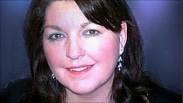 Musical 'lease of life' for Swansea singer Lyn Mackay - BBC News