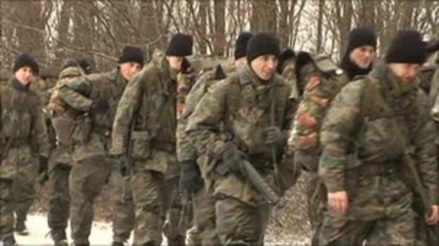 Knives out for conscription into Swiss army - BBC News