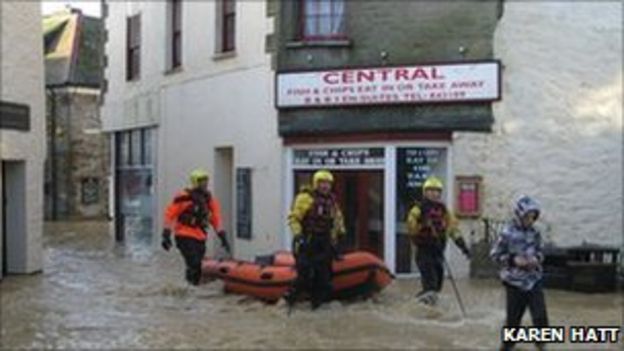 'Significant strides' to prevent flooding in Cornwall - BBC News