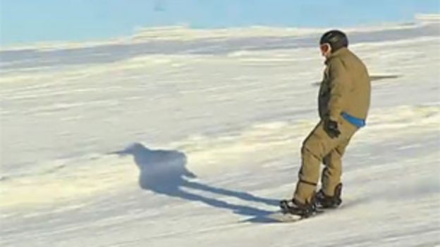 Sports minister welcomes early ski boost - BBC News