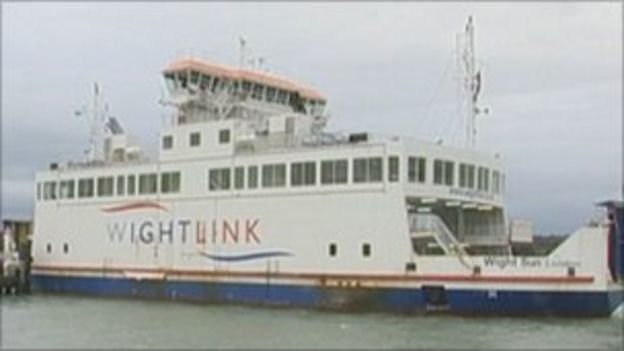 Isle of Wight student ferry fare price drop - BBC News